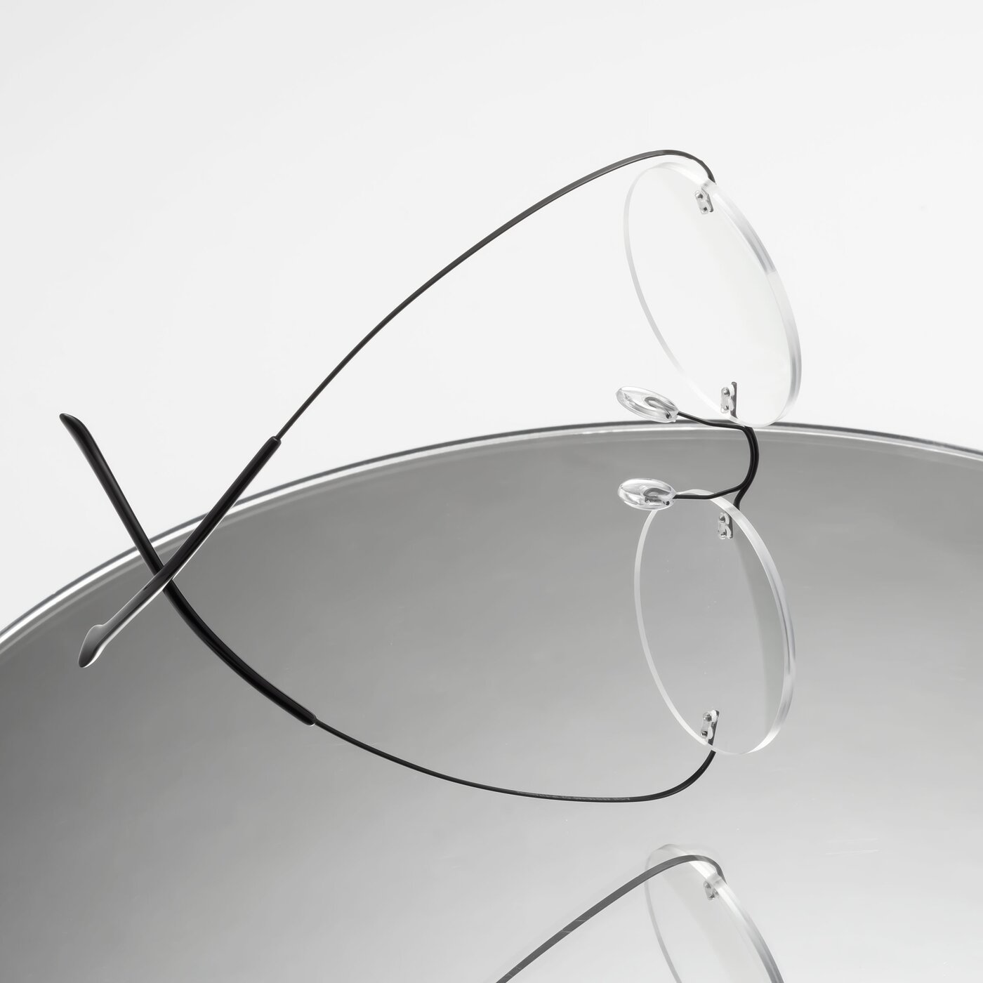 Black Lightweight Round Rimless Eyeglasses - Artist