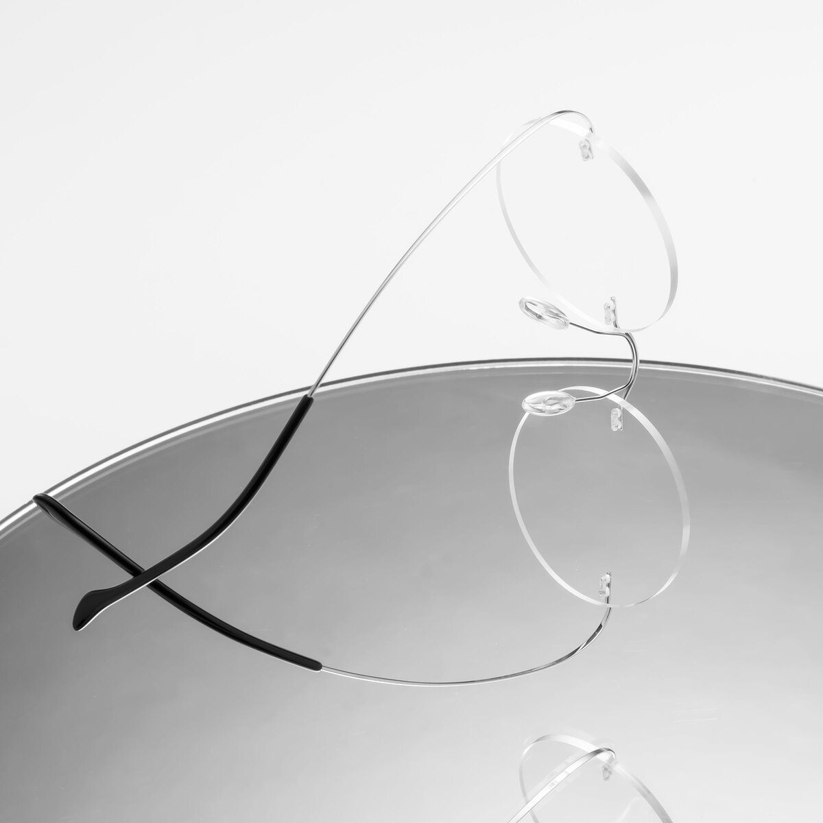 Silver Lightweight Round Rimless Eyeglasses - Artist
