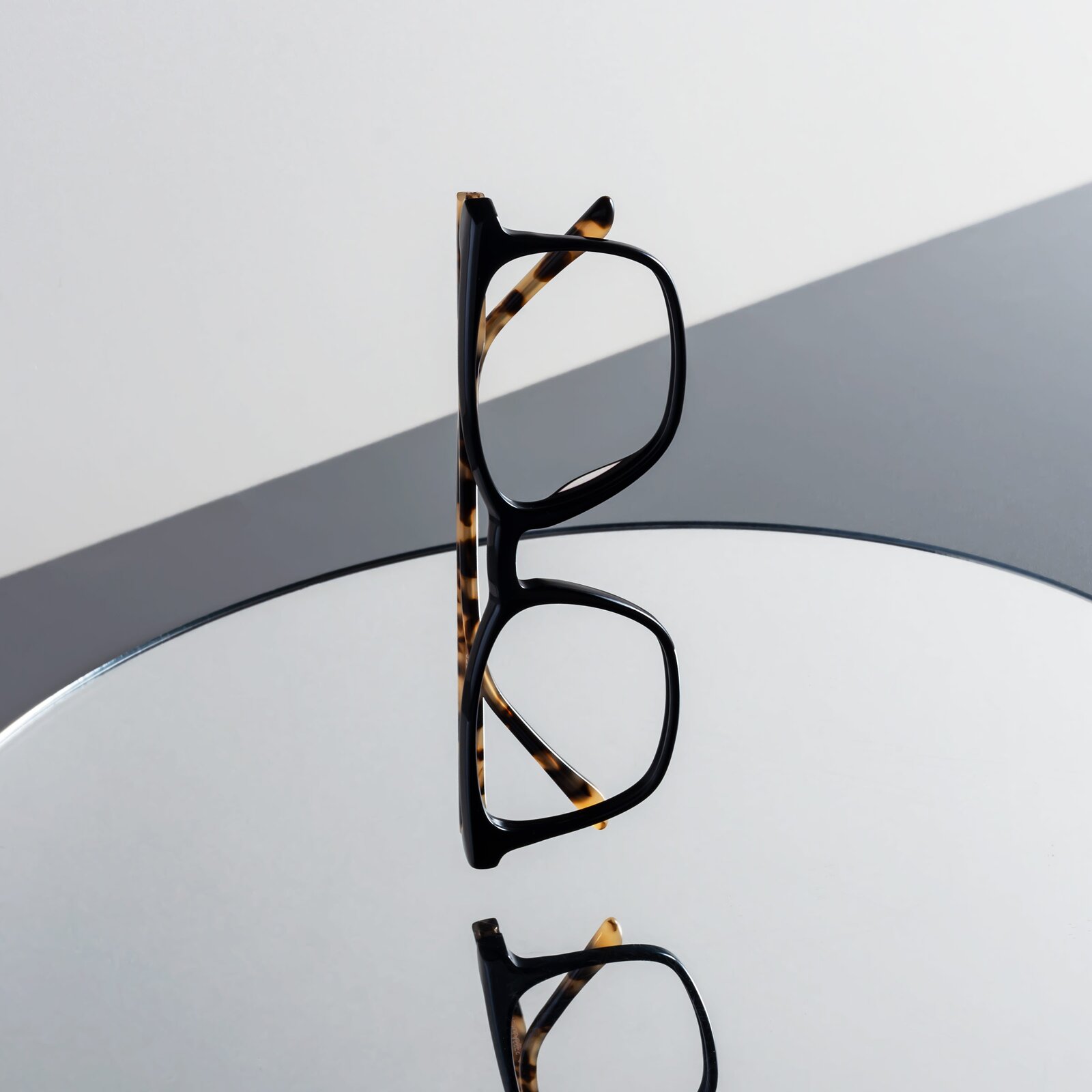 Black/Tortoise Keyhole Bridge Acetate Trapezoid Eyeglasses - Vigor