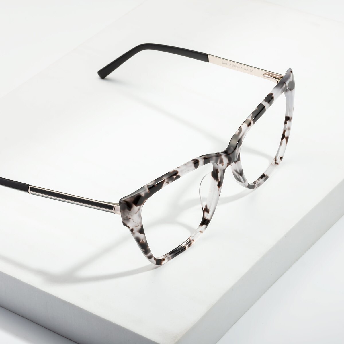 White Tortoise Medium Oversized Butterfly Eyeglasses - Swartz