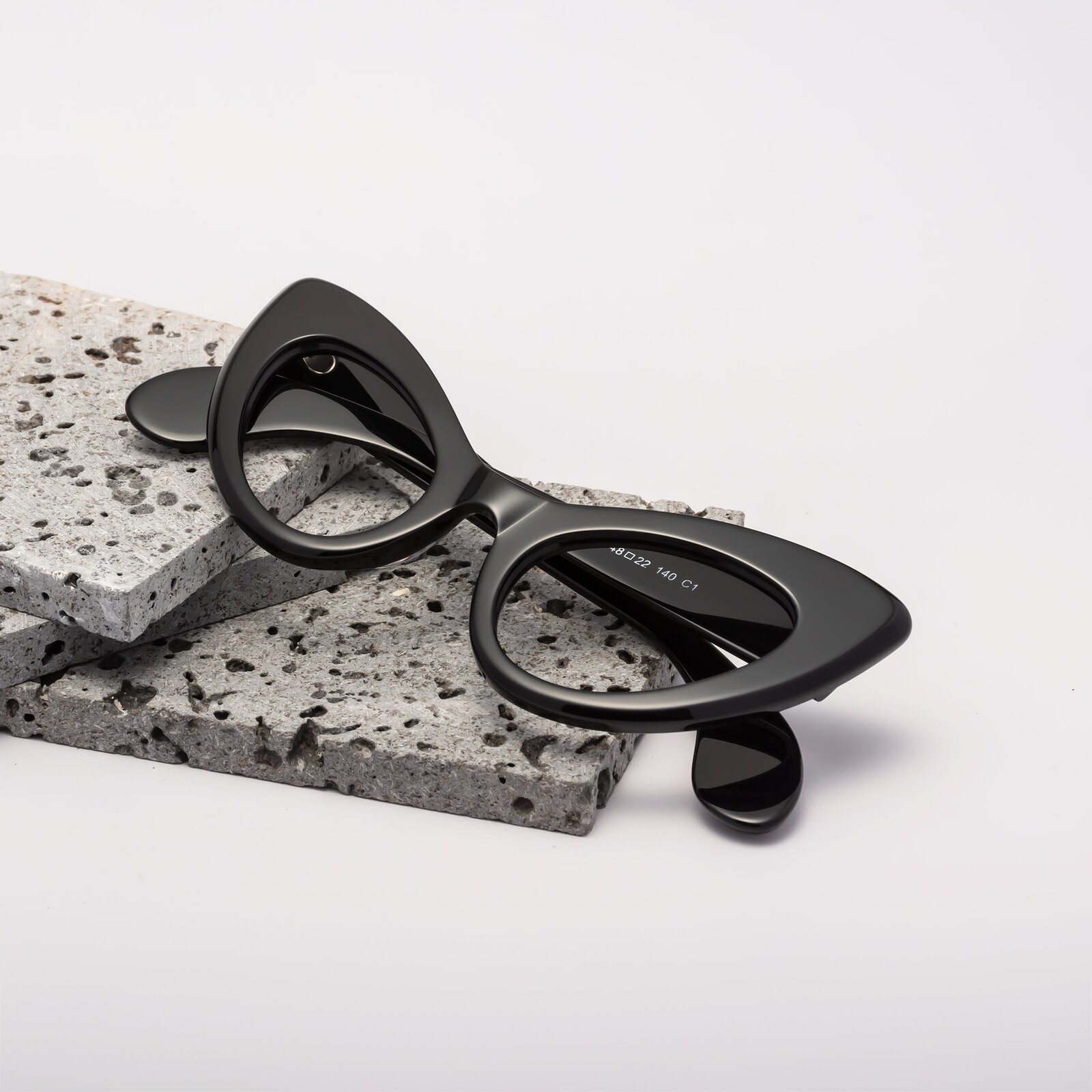 Black Thick Retro-Vintage Cat-Eye Eyeglasses - Khalid