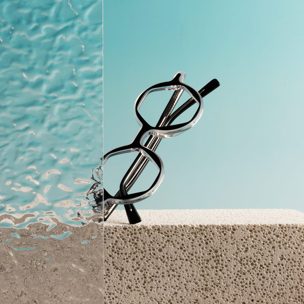 Black/Clear Geek-Chic Geometric Round Eyeglasses - Alien