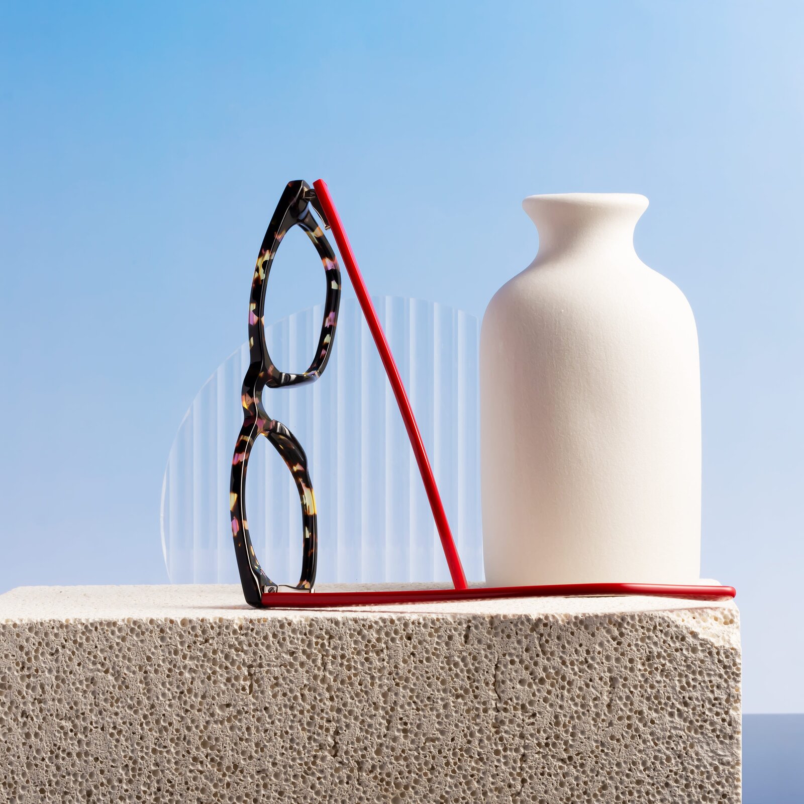 Tortoise/Red Keyhole Bridge Spring Hinges Trapezoid Reading Glasses ...