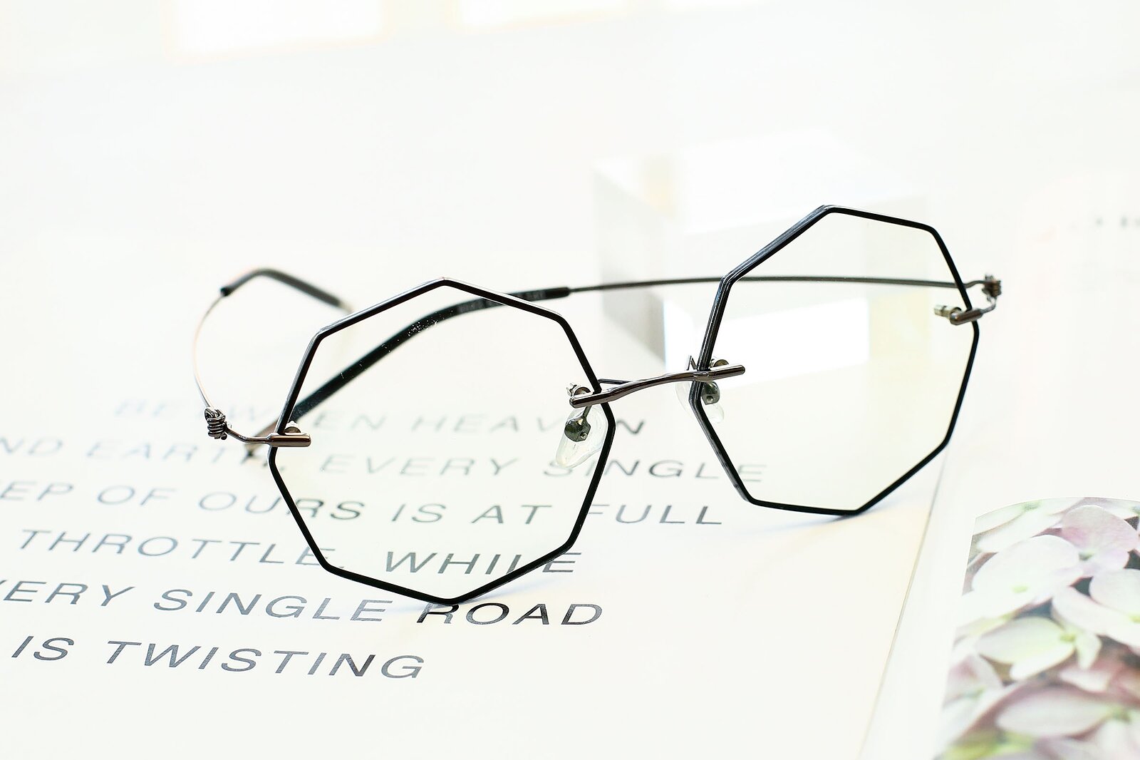 Black/Gunmetal Hipster Geometric Color-Edged Rimless Eyeglasses - Y7004