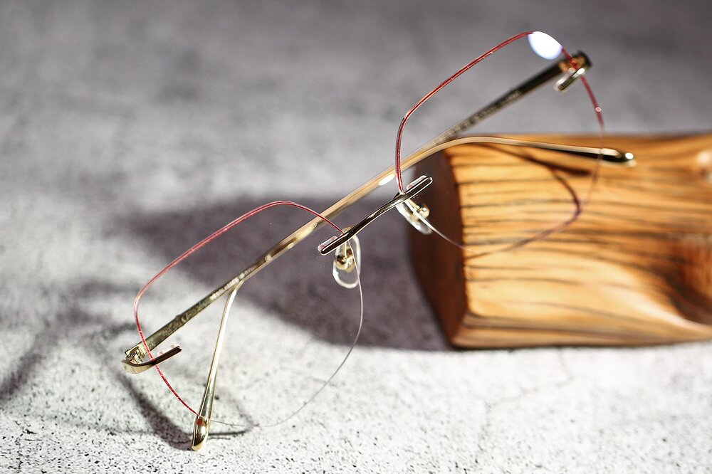 Gold/Red Oversized Titanium Color-Edged Rimless Eyeglasses - Y7008