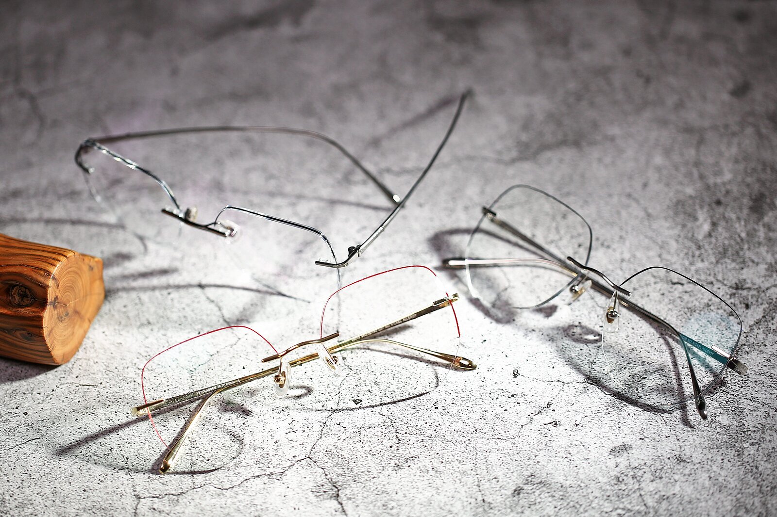 Gold/Red Oversized Titanium Color-Edged Rimless Eyeglasses - Y7008