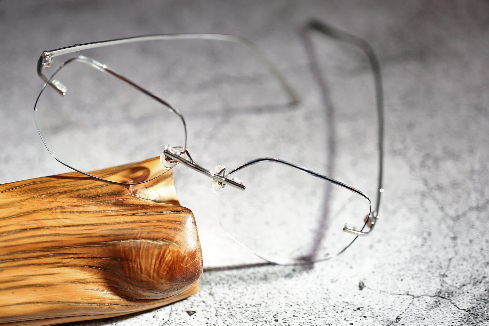 Silver/Black Oversized Titanium Color-Edged Rimless Eyeglasses - Y7008