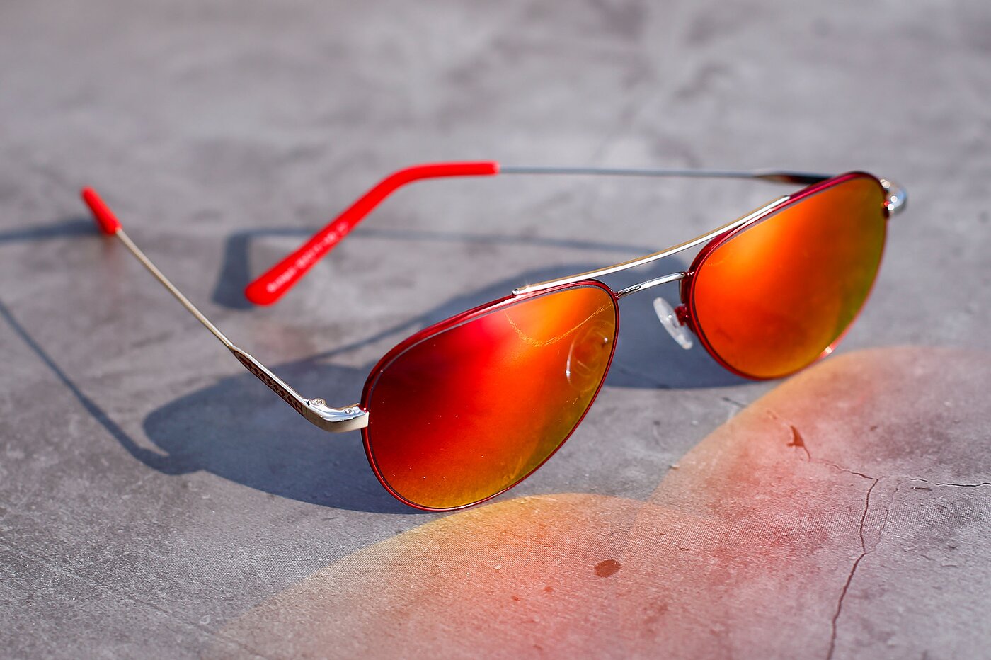 Red/Silver Lightweight Metal Aviator Mirrored Sunglasses with Red Gold ...