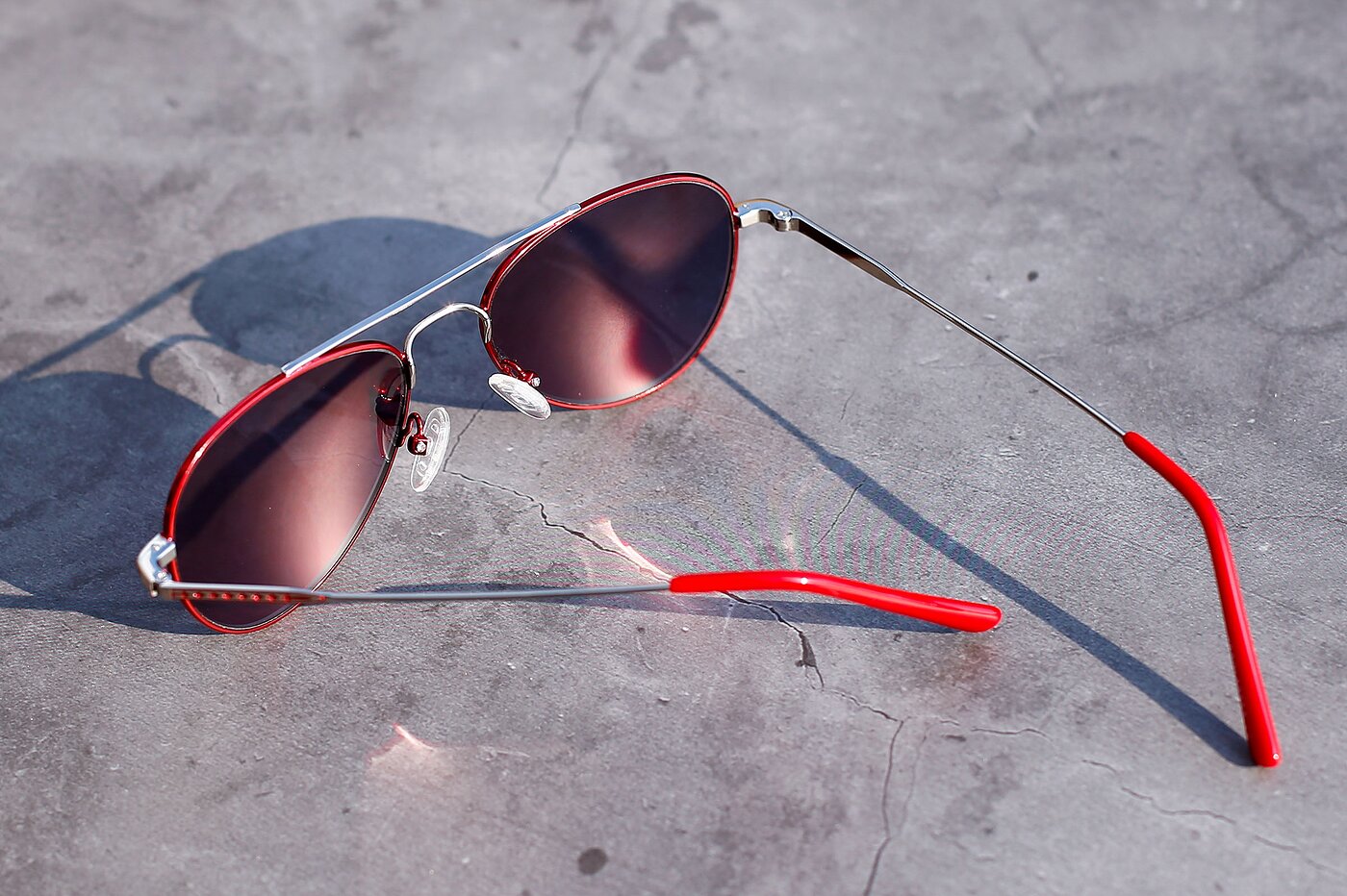 Red/Silver Lightweight Metal Aviator Mirrored Sunglasses with Red Gold ...