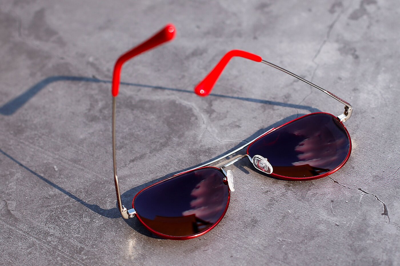 Red/Silver Lightweight Metal Aviator Mirrored Sunglasses with Red Gold ...